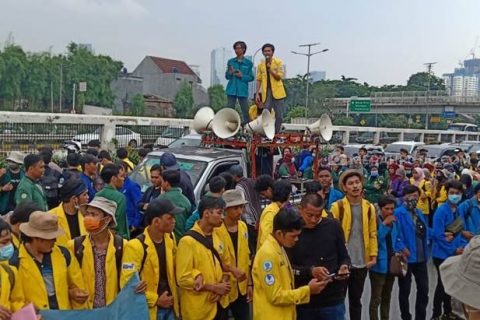 Jaringan Klientel dan Distribusi Sumber Daya: Kajian Kasus Politik ...